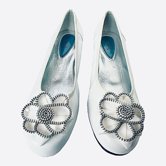 Fitzwell | Shoes | Fitzwell Ballet Slipper Style White Leather With ...